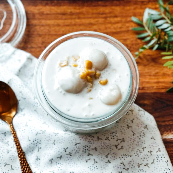 Sticky rice balls in coconut milk (filipino "Ginatan Bilo Bilo ...